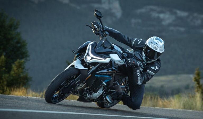 CFMoto 450 NK - Prueba a fondo - La Revista De Motos