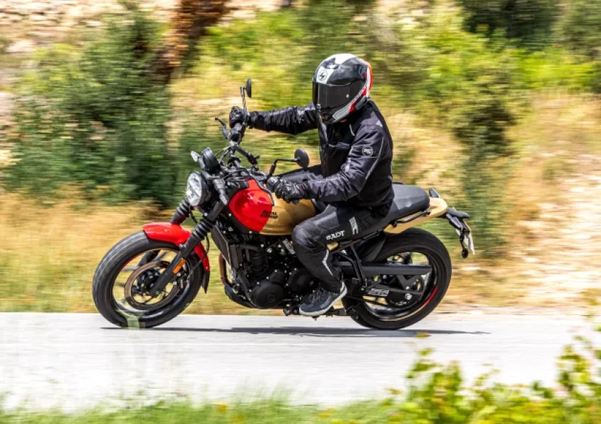 Bear 650 y GRR 450 debutan en la F2R - La Revista De Motos